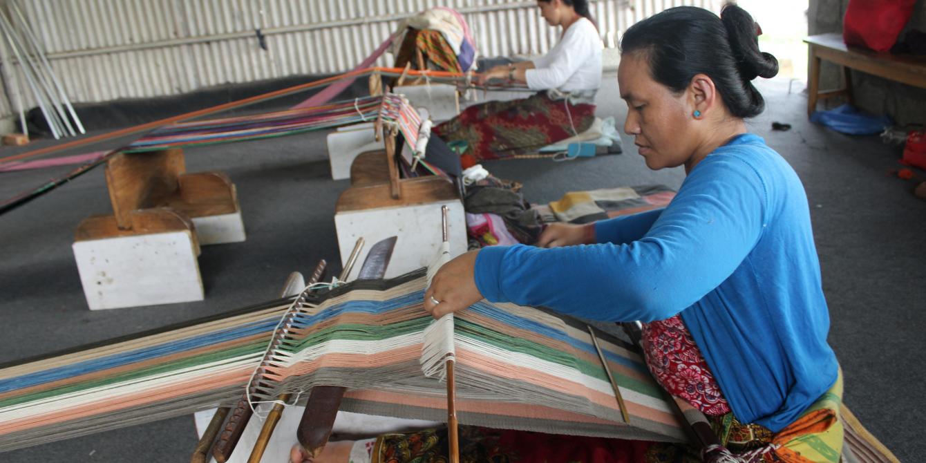Making handicrafts | Oxfam in Nepal